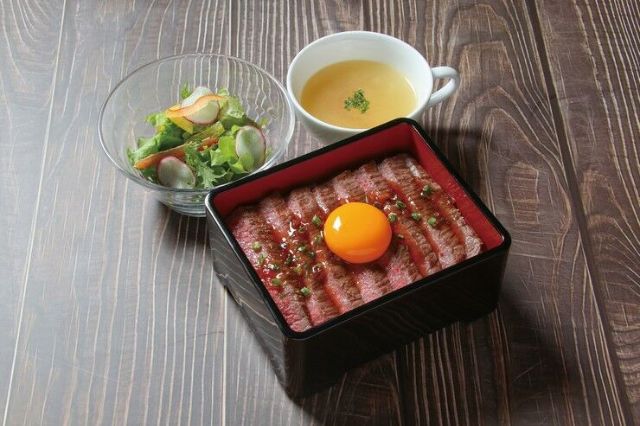 After sightseeing, satisfy your hunger with these 5 restaurants to ...