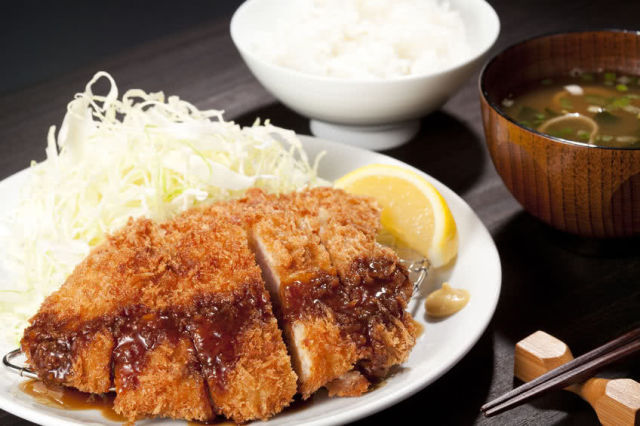 A Guide to Tonkatsu (Japanese Pork Cutlets) Discover Oishii Japan ...